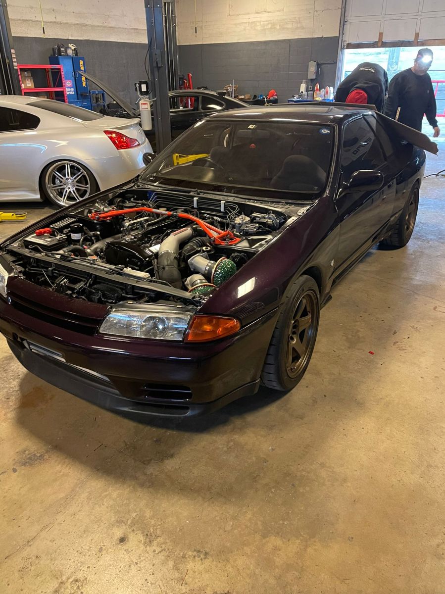 Nissan R32 GTR Custom Paint Prep Window Removal – Seven Star Glass ...